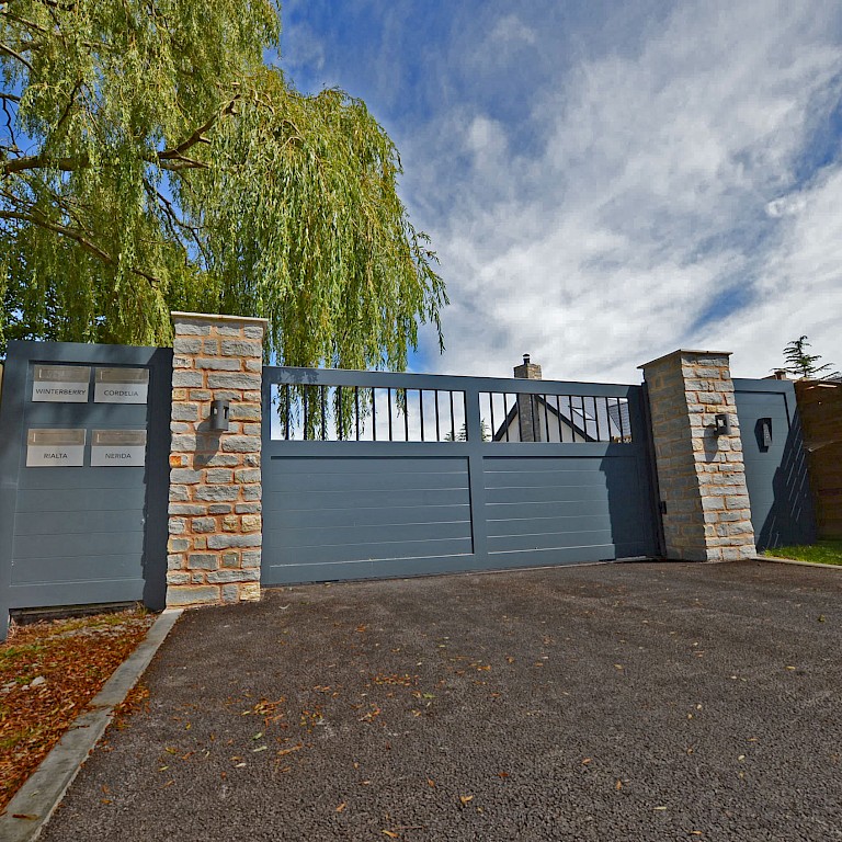 Stone Entrance Pillers and Gates | Thelo Design